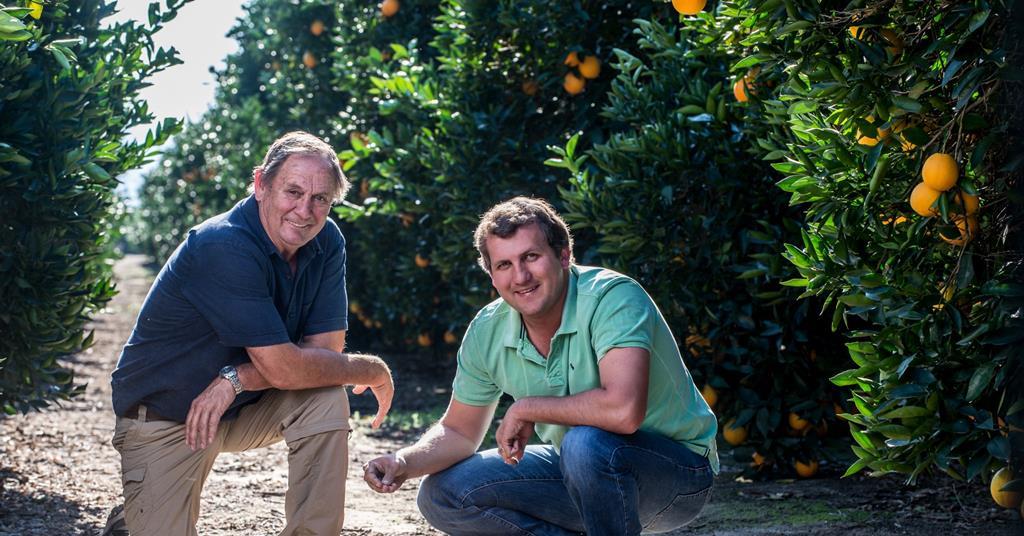 SCSA honours founder van der Merwe | Article | Fruitnet