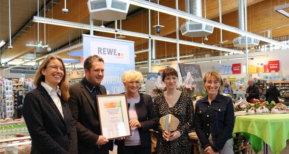 Rewe: Pro Planet-Apfelprojekt als offizielles Projekt der UN-Dekade ...