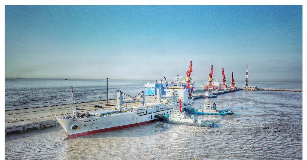 EAL’s first Chilean cherry charter arrives | Article | Fruitnet