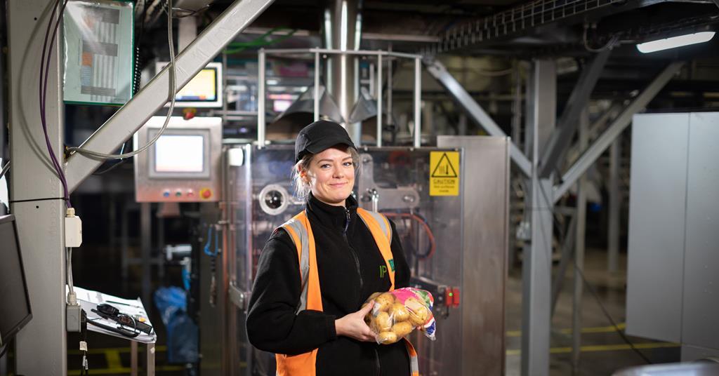 Asda to donate 1m meals in new ‘Winter Fruit and Veg Pledge’ | News ...