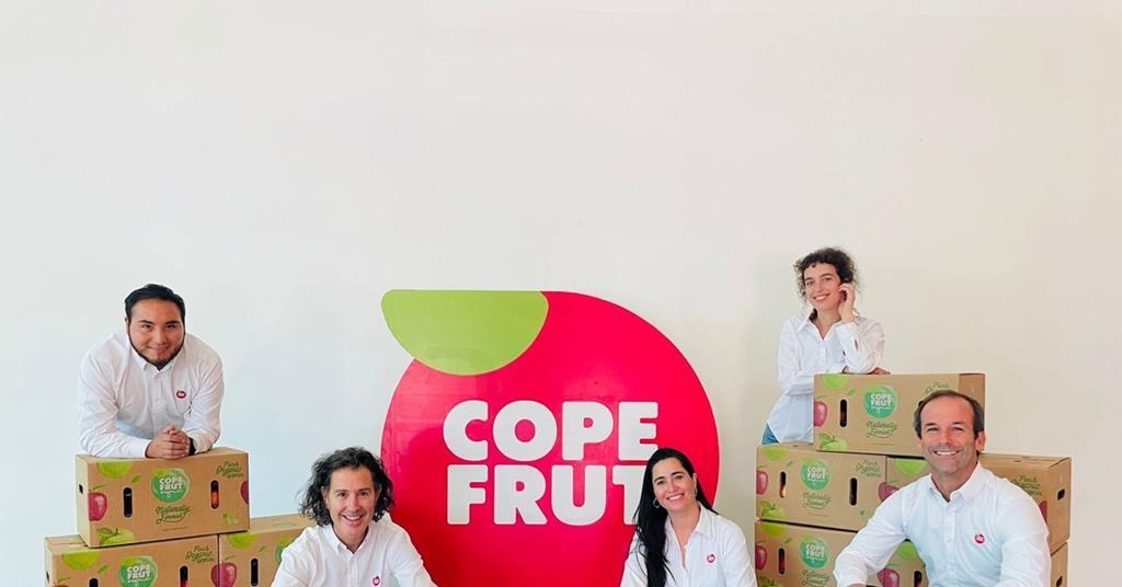 Copefrut celebrates CarbonNeutral first for organic apple exports ...