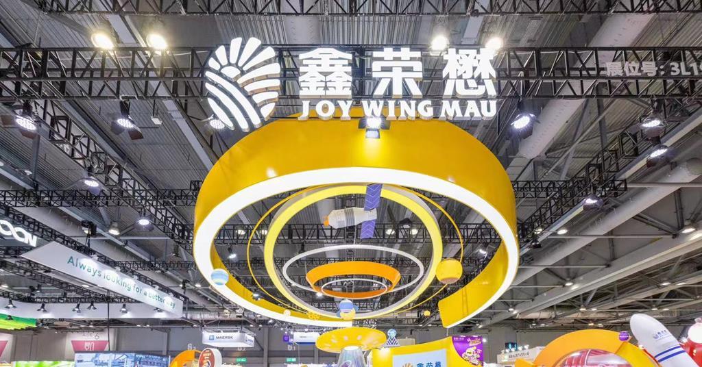 Joy Wing Mau attends Asia Fruit Logistica and receives Importer of the ...