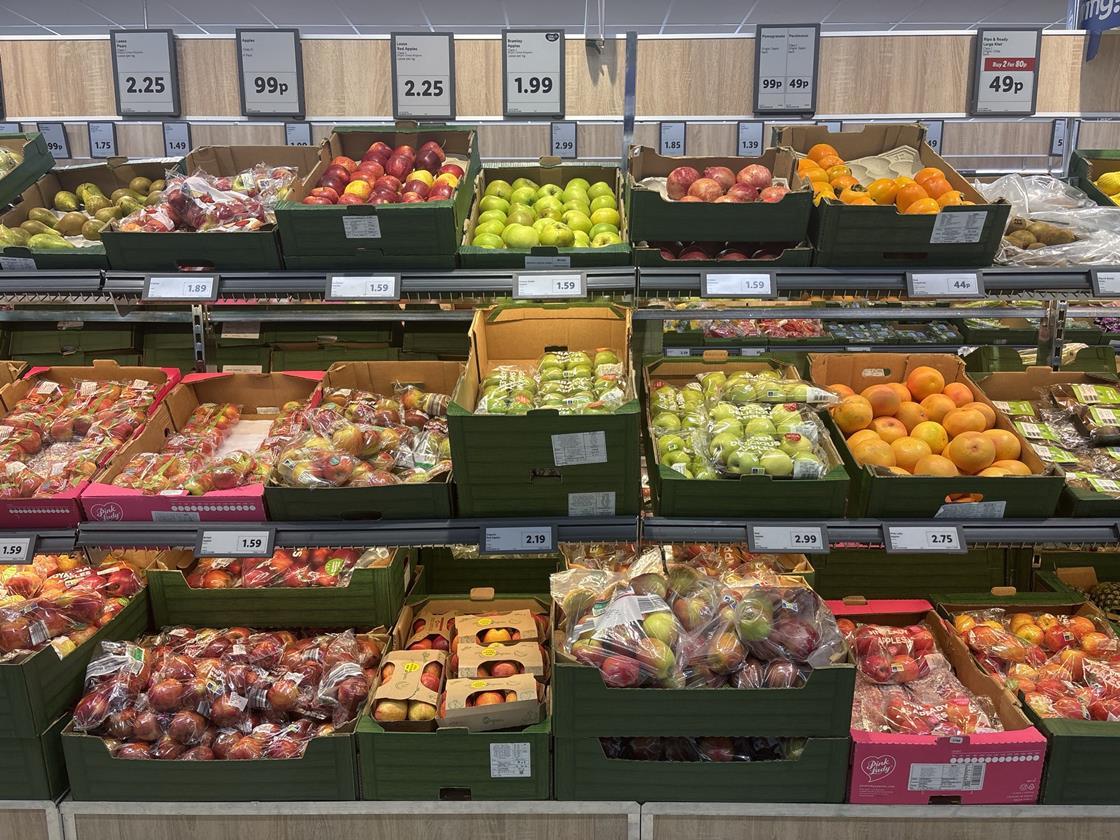 Discounters lead the way with British apples after first two months of ...